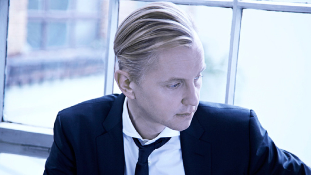 Der Charmeur - Die neue Single „Küssen kann man nicht alleine“ von Max ...