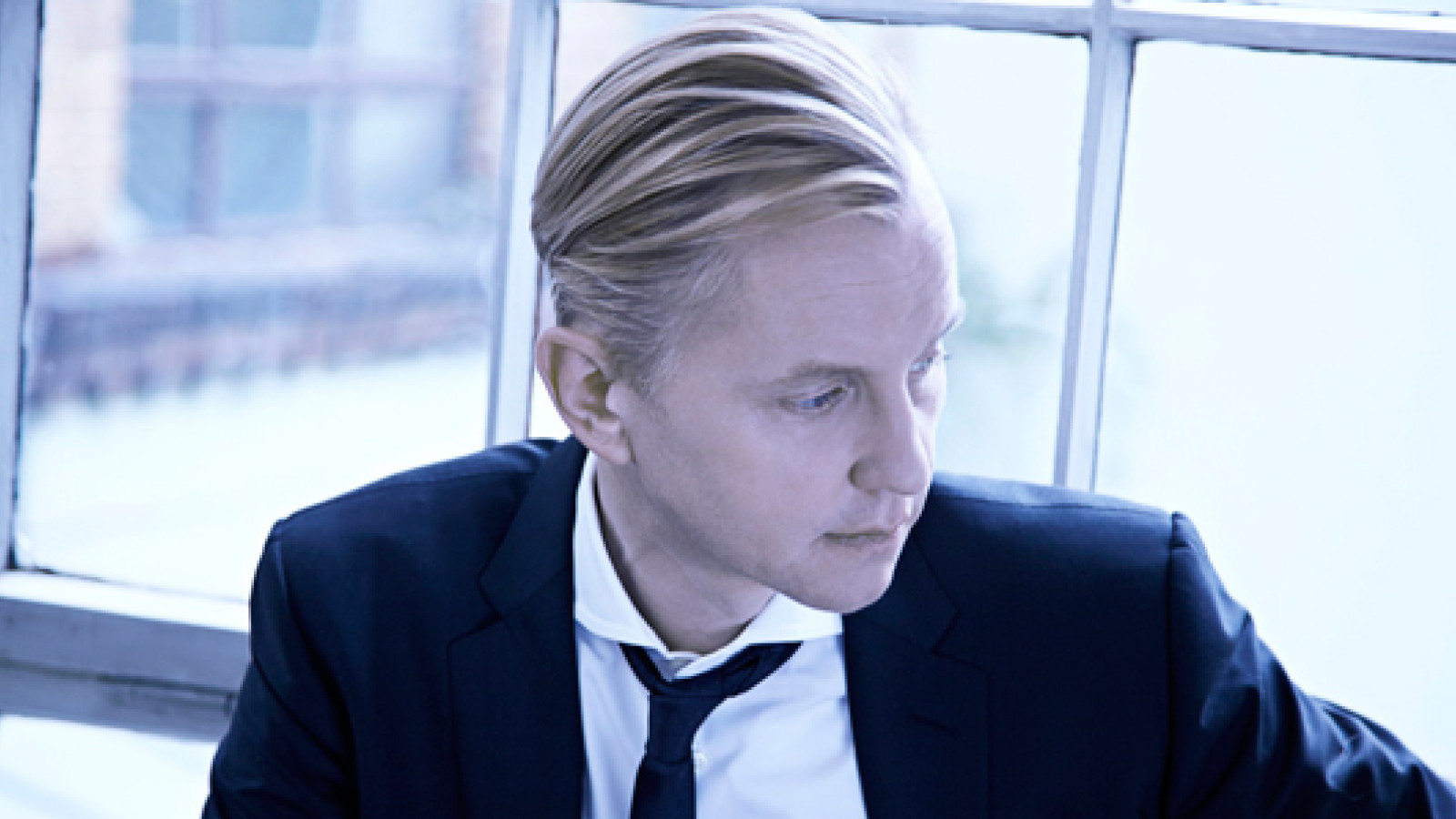 Der Charmeur - Die neue Single „Küssen kann man nicht alleine“ von Max ...