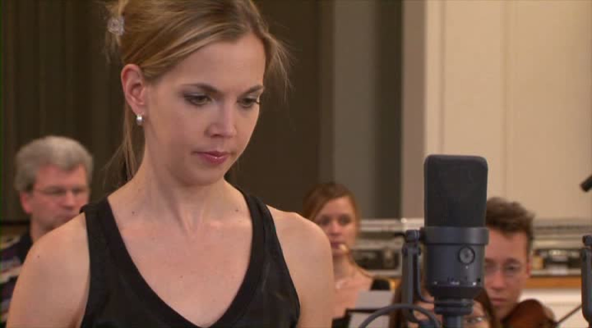 Mojca Erdmann - Overview | Deutsche Grammophon