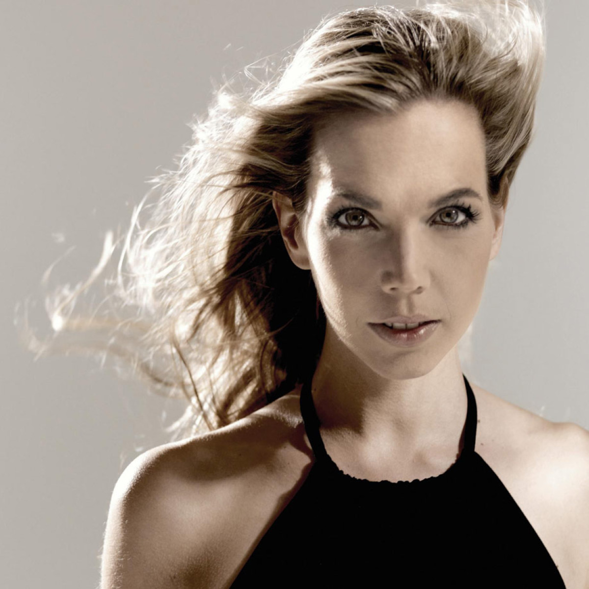 Mojca Erdmann - Overview | Deutsche Grammophon