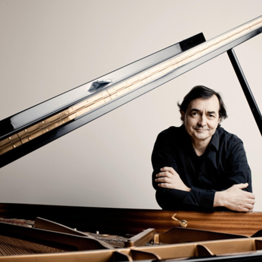 Pierre-Laurent Aimard - Photo Gallery | Deutsche Grammophon