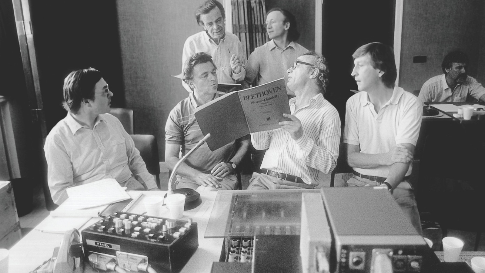 Digitale Feierlaune - die schönsten Aufnahmen von Alfred Brendel bei ...