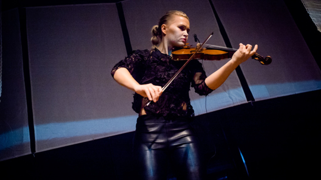 Erhellend - Mit dem Album "Nordic Noir" beleuchtet Mari Samuelsen die ...