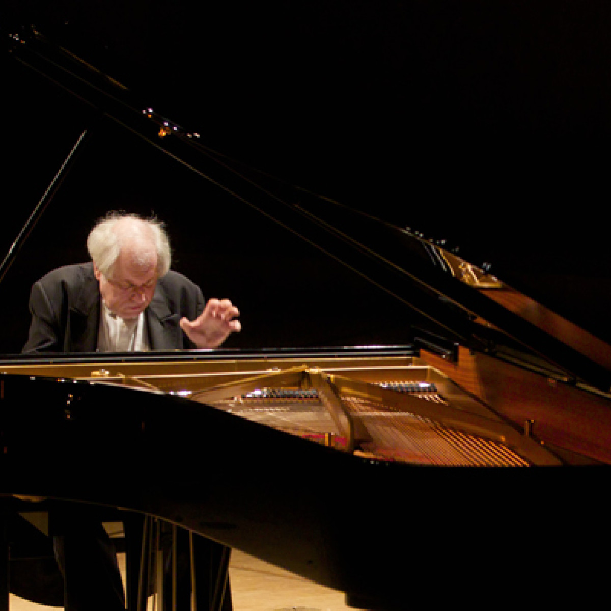 Grigory Sokolov - Overview | Deutsche Grammophon