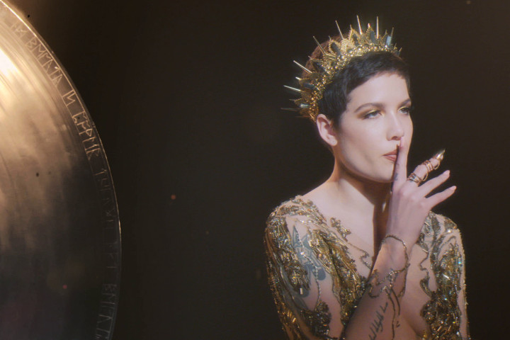 Halsey | Video | Castle (The Huntsman & The Ice Queen Version)