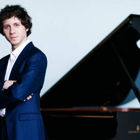 Rafal Blechacz - Photo Gallery | Deutsche Grammophon