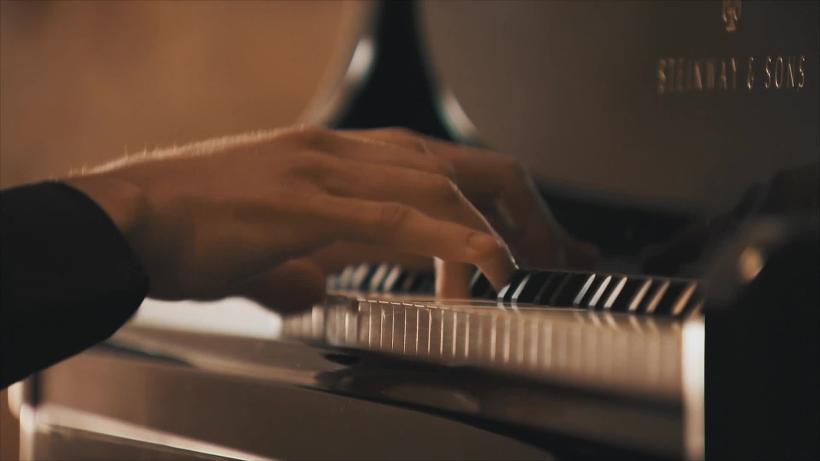 Johann Sebastian Bach (Trailer) - Víkingur Ólafsson | Deutsche Grammophon