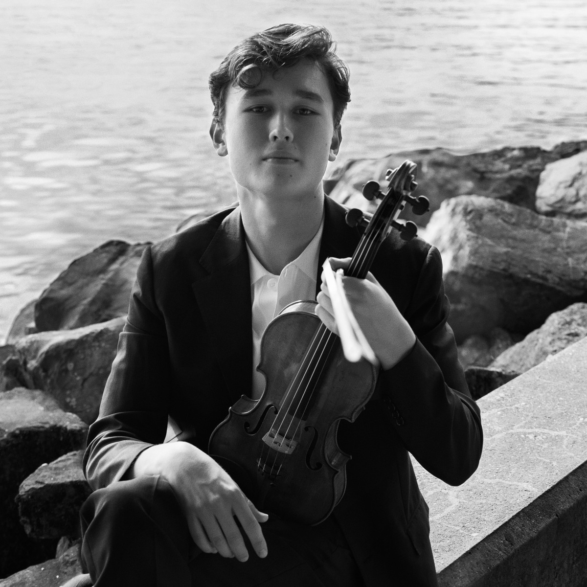 Daniel Lozakovich - Photo Gallery | Deutsche Grammophon