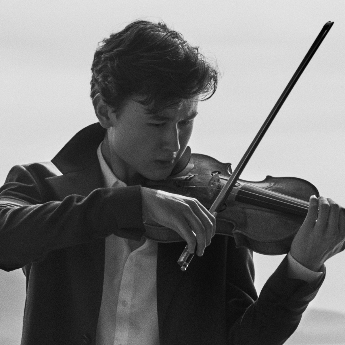 Daniel Lozakovich - Photo Gallery | Deutsche Grammophon