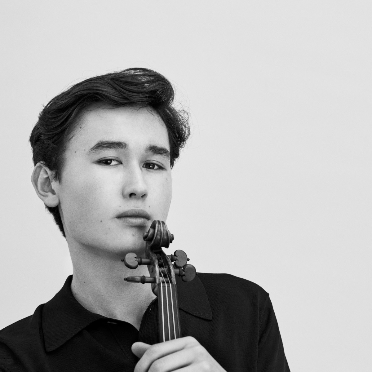 Daniel Lozakovich - Photo Gallery | Deutsche Grammophon