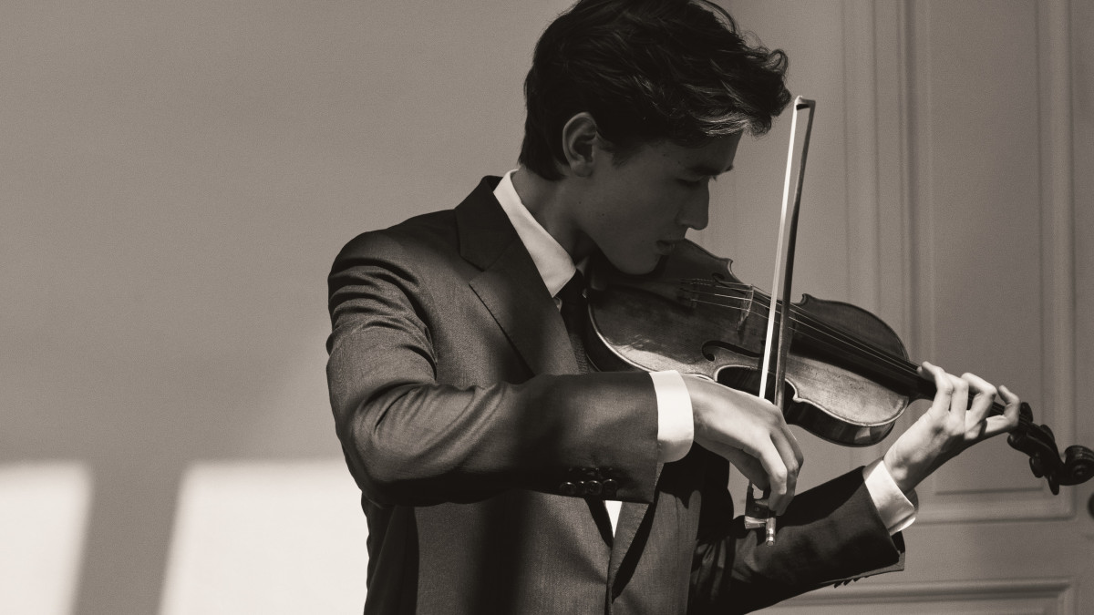 Daniel Lozakovich - Overview | Deutsche Grammophon