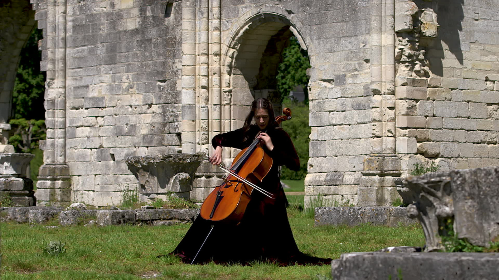 Schubert: Gretchen am Spinnrade (at the Abbaye de Chaalis) - Camille ...
