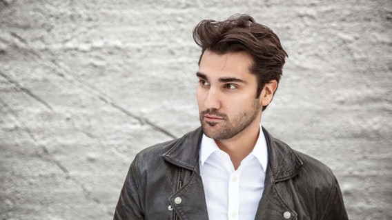 Jonathan Tetelman - Overview | Deutsche Grammophon