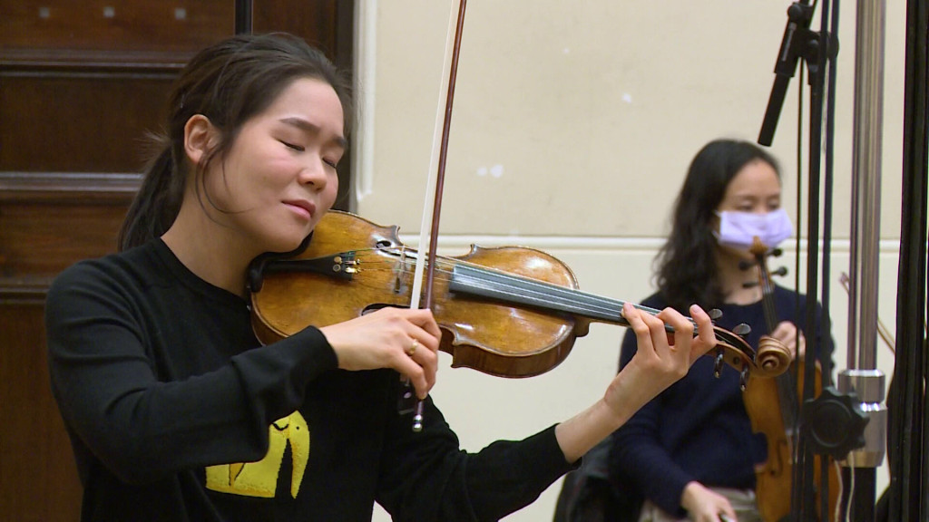 On Barber - Esther Yoo | Deutsche Grammophon