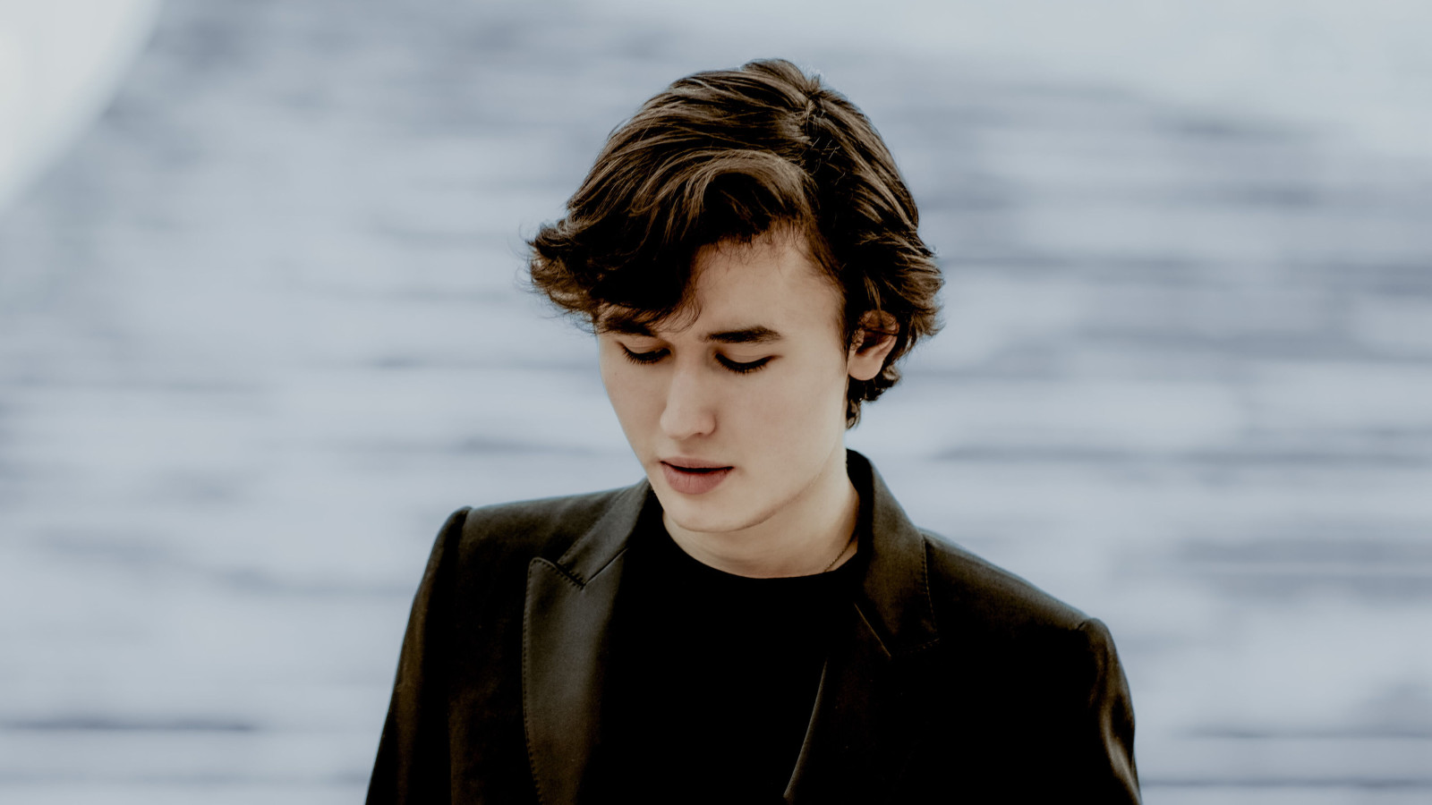 Daniel Lozakovich - Biography | Deutsche Grammophon