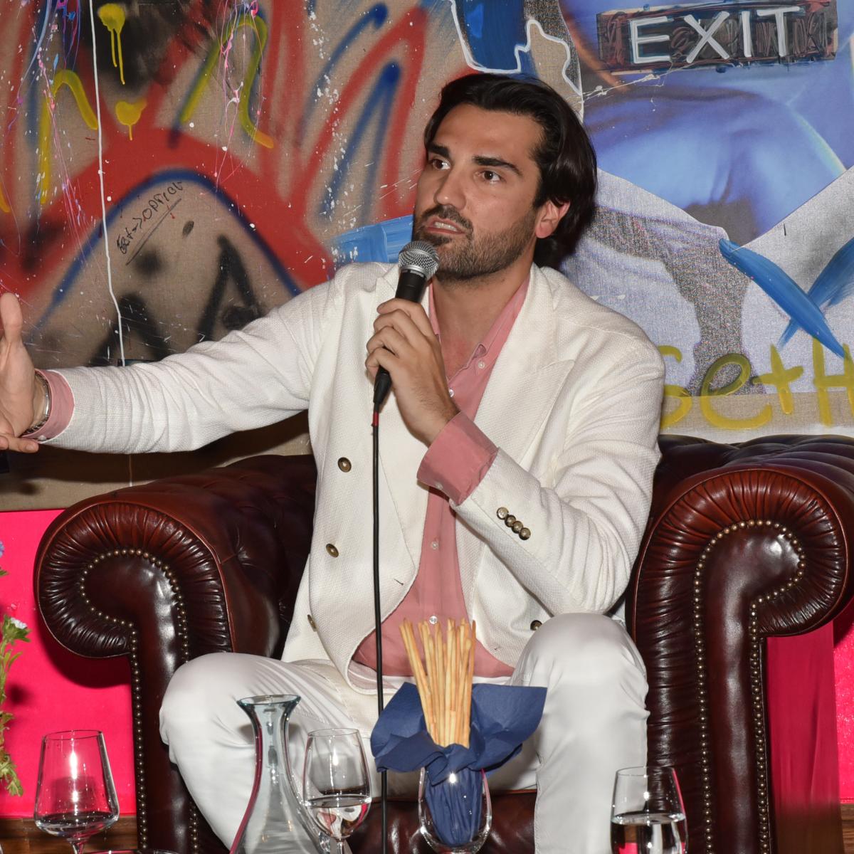 Jonathan Tetelman - Photo Gallery | Deutsche Grammophon