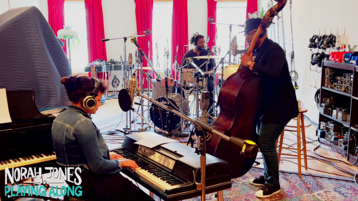 Norah Jones | Video | Why Am I Treated So Bad (Playing Along / feat ...