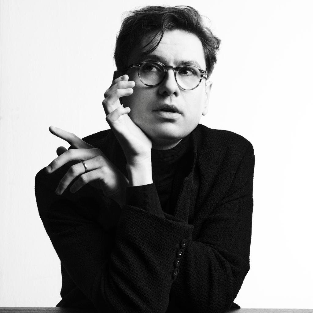 Víkingur Ólafsson - Photo Gallery | Deutsche Grammophon