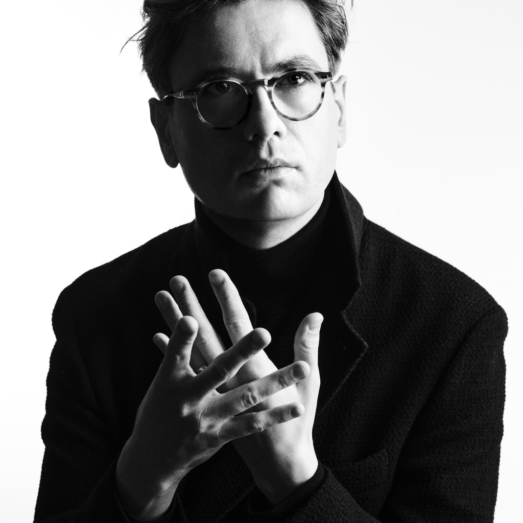 Víkingur Ólafsson - Overview | Deutsche Grammophon