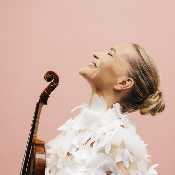 LIFE Mari Samuelsen | Deutsche Grammophon