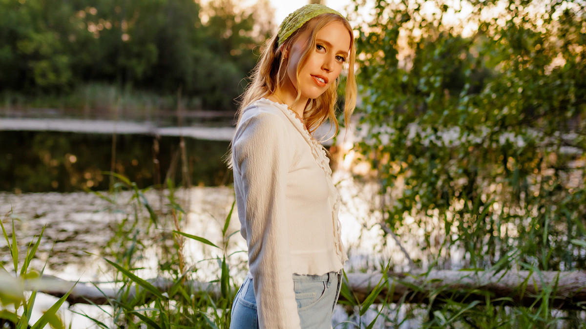 LEA singt "Alles nichts ohne Dich" aus dem Soundtrack zum Kinofilm "Die Schule der magischen ...