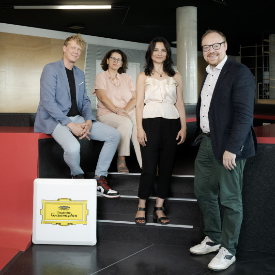 Marie Awadis - Overview | Deutsche Grammophon