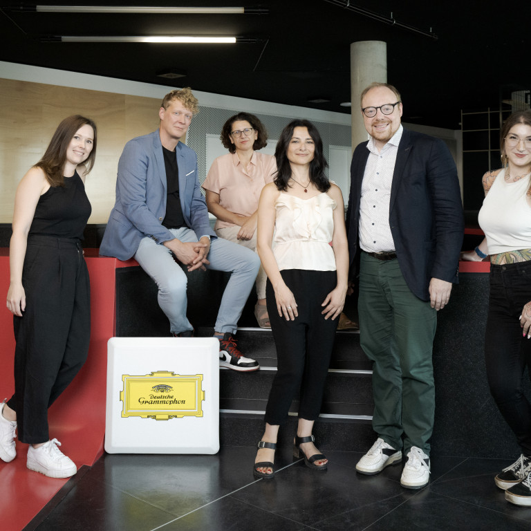 Marie Awadis - Overview | Deutsche Grammophon