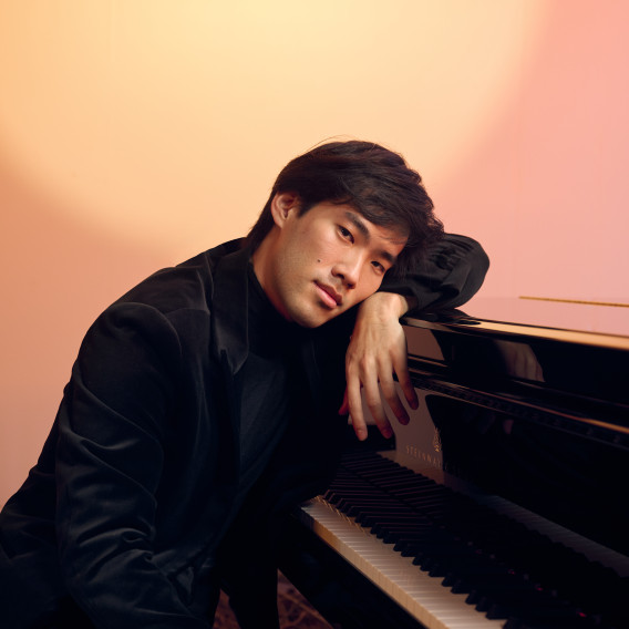 Bruce Liu - Photo Gallery | Deutsche Grammophon