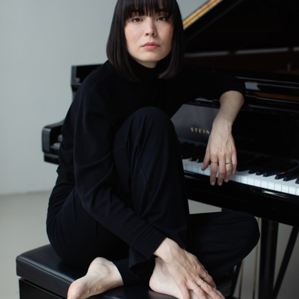 Alice Sara Ott - Overview | Deutsche Grammophon