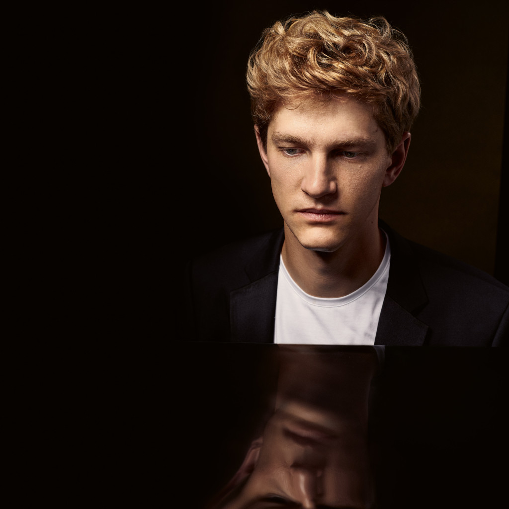 Jan Lisiecki - Photo Gallery | Deutsche Grammophon