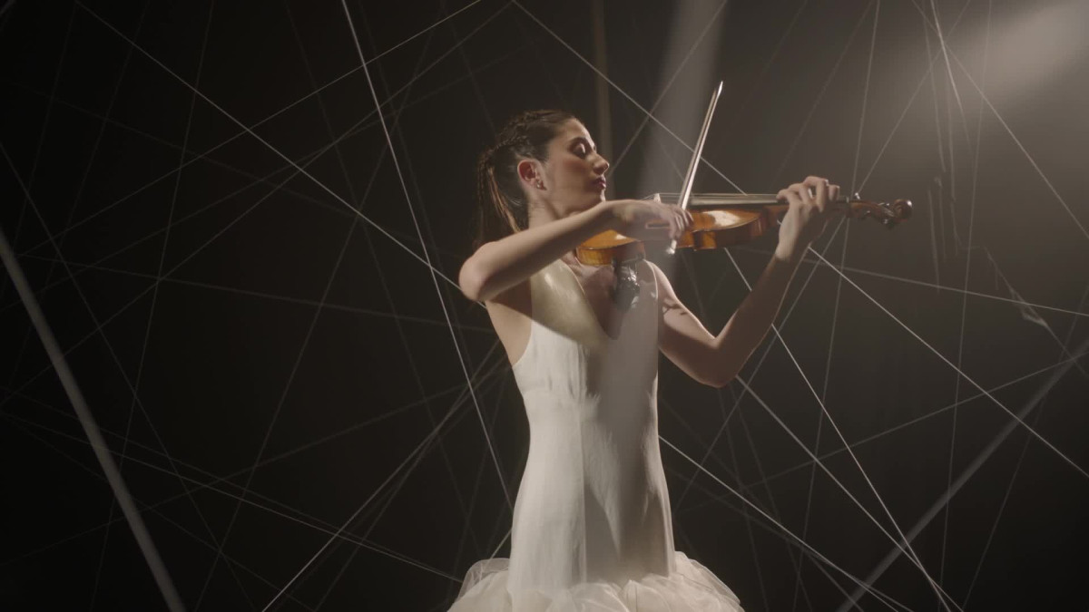 María Dueñas - Overview | Deutsche Grammophon