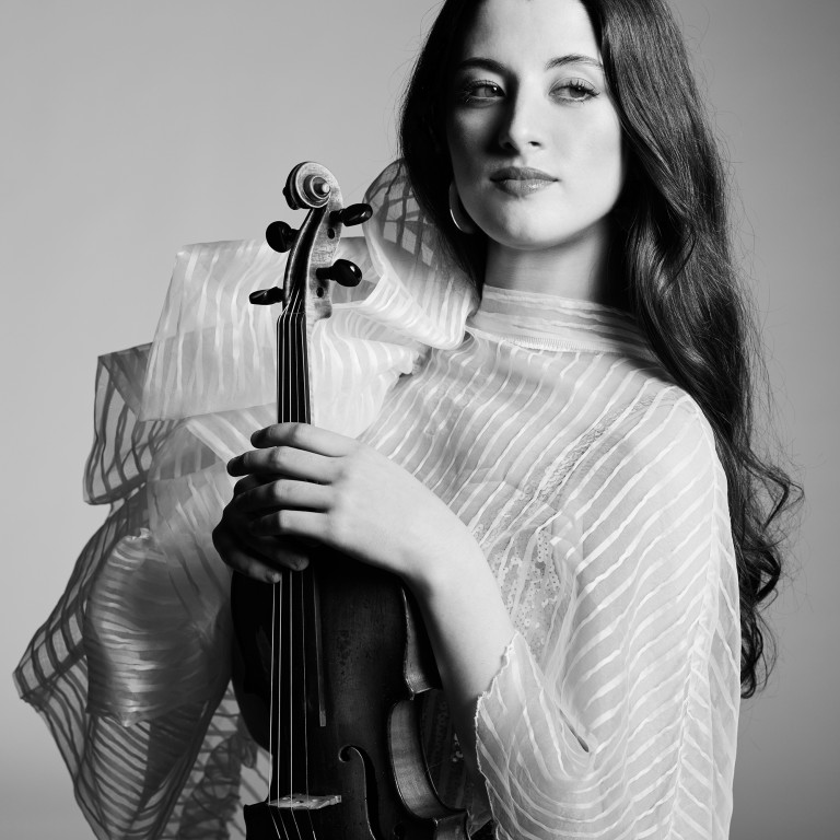 María Dueñas - Overview | Deutsche Grammophon